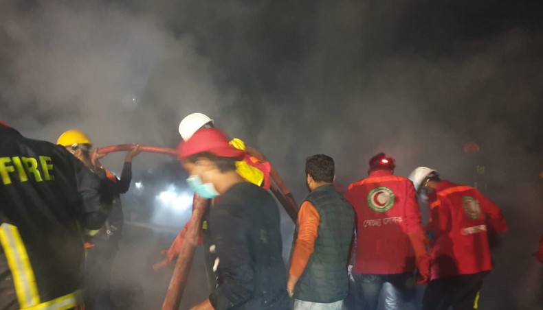 New Age | Mohakhali slum fire contained