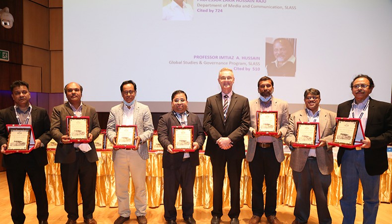 New Age | Independent University holds award ceremony for its staff