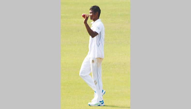 New Age | Tanvir 5-for puts hosts on top