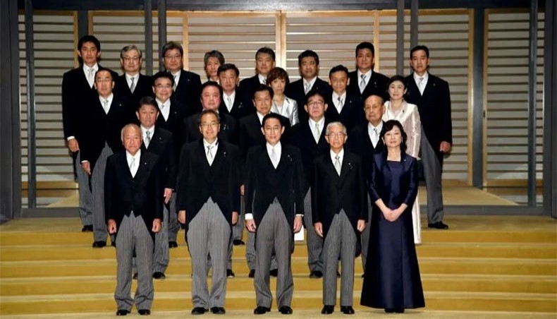 Japan’s new PM unveils cabinet