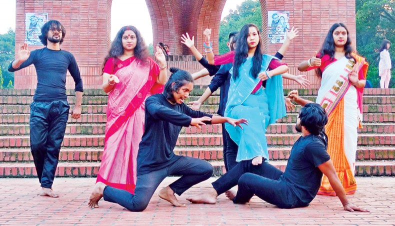 New Age | JU students stage mime protesting at sectarian violence