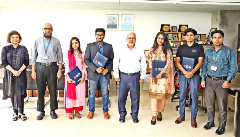 New Age | UIU students get Canada scholarships