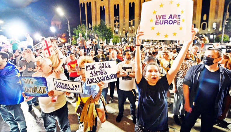New Age | 1,20,000 march in Georgia for Europe after blow to EU bid