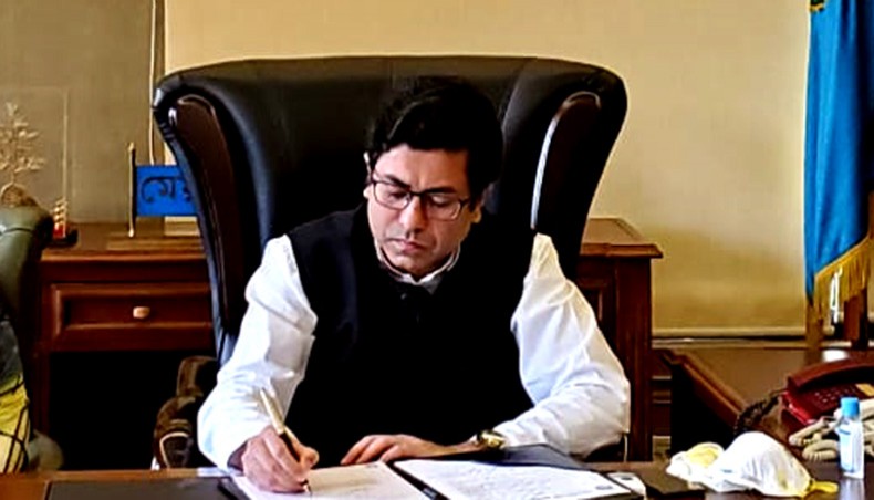 New Age | Fire-damaged Chawkbazar building built on waqf land