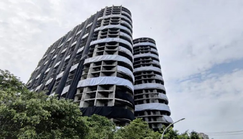 New Age | India blows up 2 illegal skyscrapers