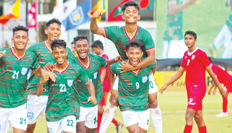 New Age | Mirajul treble propels Bangladesh to semis