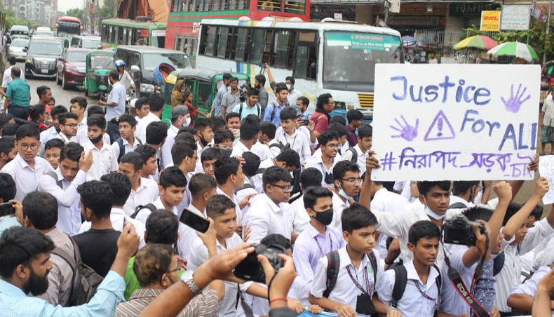 New Age | Students face attack in road safety protest