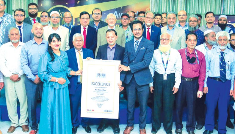 New Age | Sabur Khan gets Book of Records award