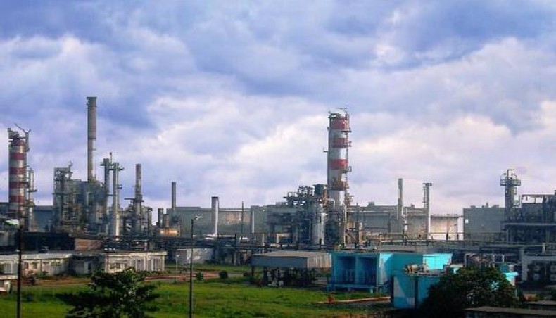 Eastern Refinery catches fire