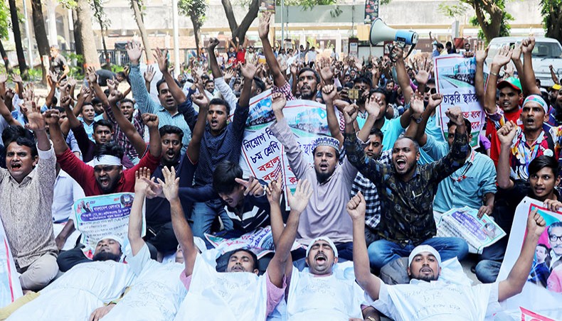 New Age | Temporary railway workers demand job regularisation