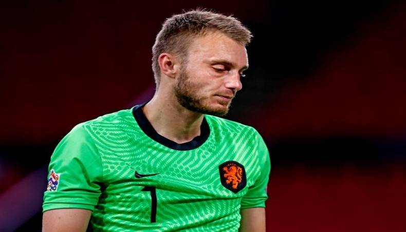 New Age | Cillessen surprise omission as Van Gaal names Dutch squad