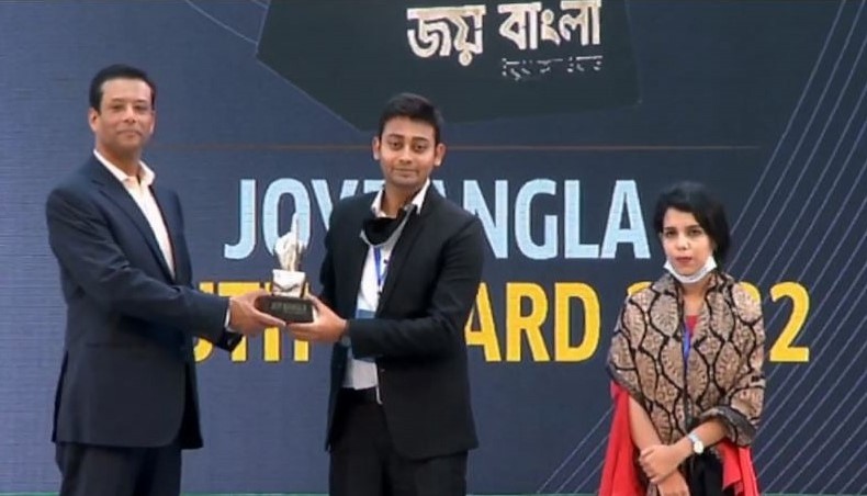 New Age | Sajeeb Wazed Joy hands over Joy Bangla Youth Award 2022 to 10 ...