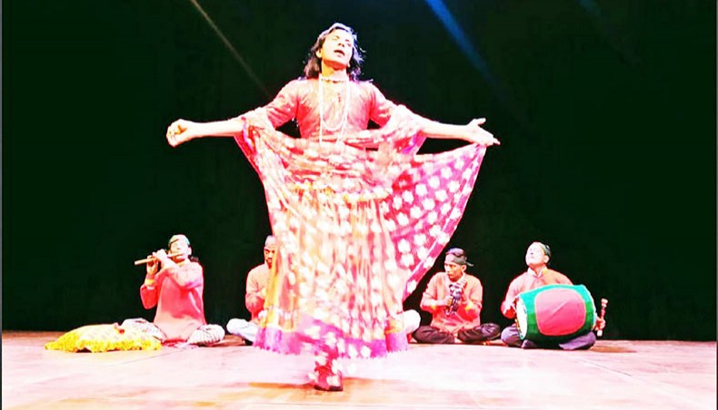 New Age | Islam Uddin Palakar stages Kamala Ranir Sagardighi