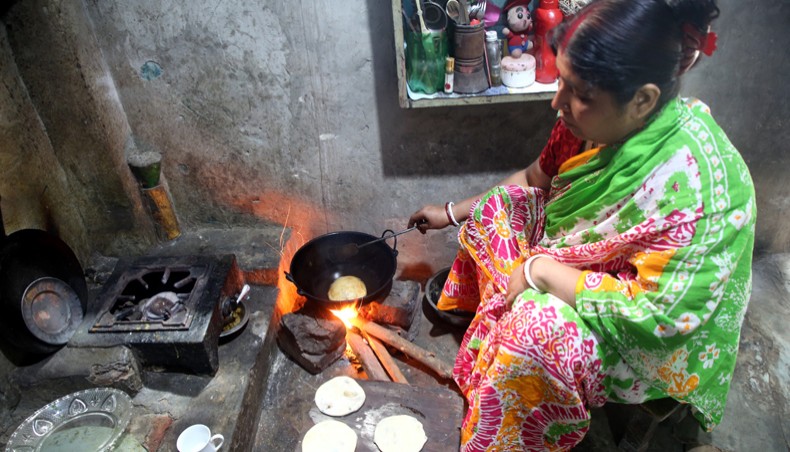 New Age | Households hardly get piped gas despite payment