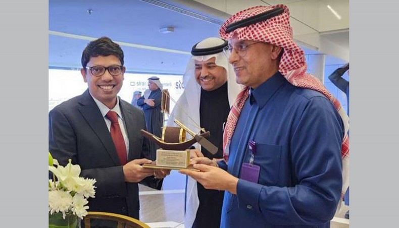 Palak meets Saudi Telecommunication Company chair in Riyadh