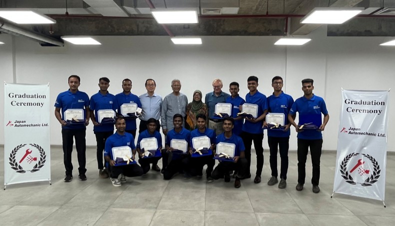 New Age | 11 Bangladeshi auto-mechanics receive job in Japan