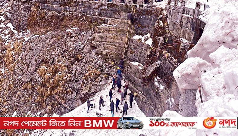 Avalanche in Indian Himalayas kills seven