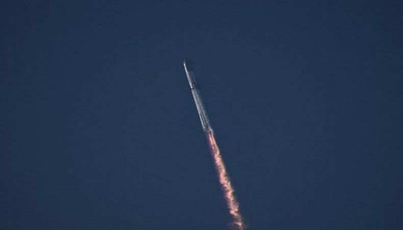Spacexs Starship Worlds Biggest Rocket Explodes During Test Flight