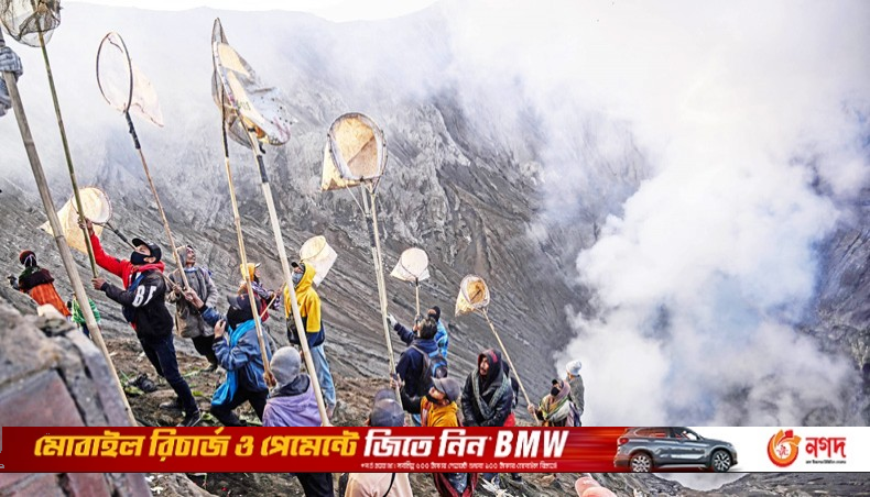 Indonesia volcano draws thousands for ritual sacrifice