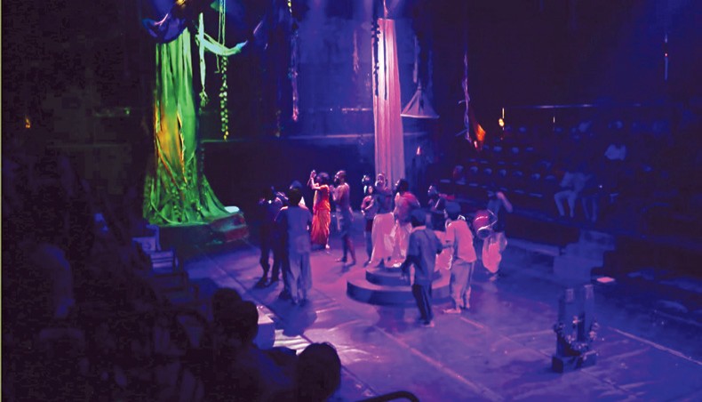 New Age | Batighor brings to stage ‘Bhogoban Paliye Gechhe’