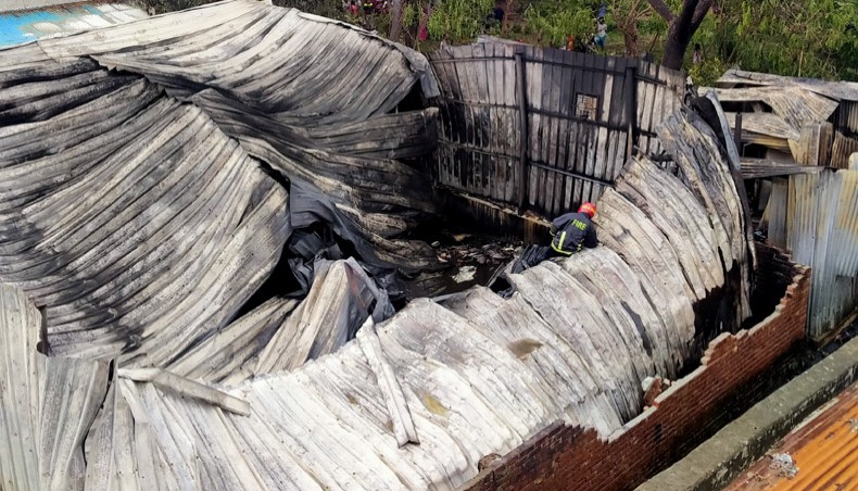 New Age | Five killed in Keraniganj glass factory fire