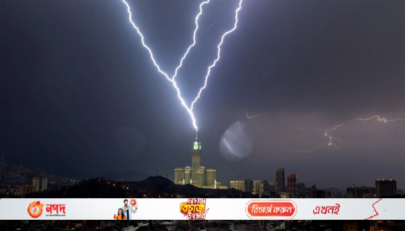 Saudi storm brings lightning, fierce winds to Makkah