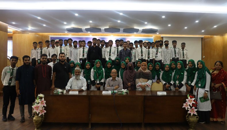 New Age | Students from Raozan, Fatikchhari visit science museum