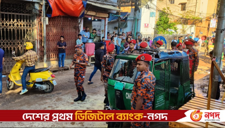 Auto-rickshaw set on fire in Dhaka