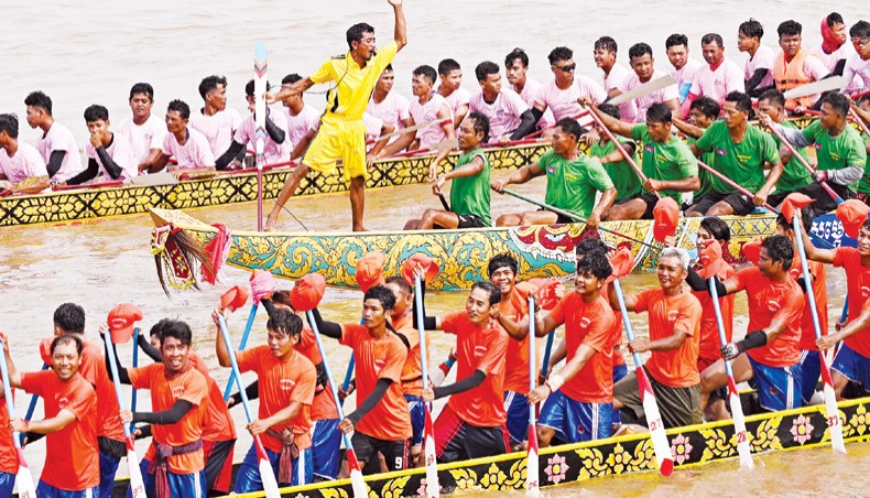 New Age | Dragon boat races return to Cambodian capital