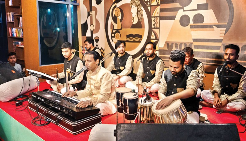 New Age | Qawwals enthral music lovers in Dhaka