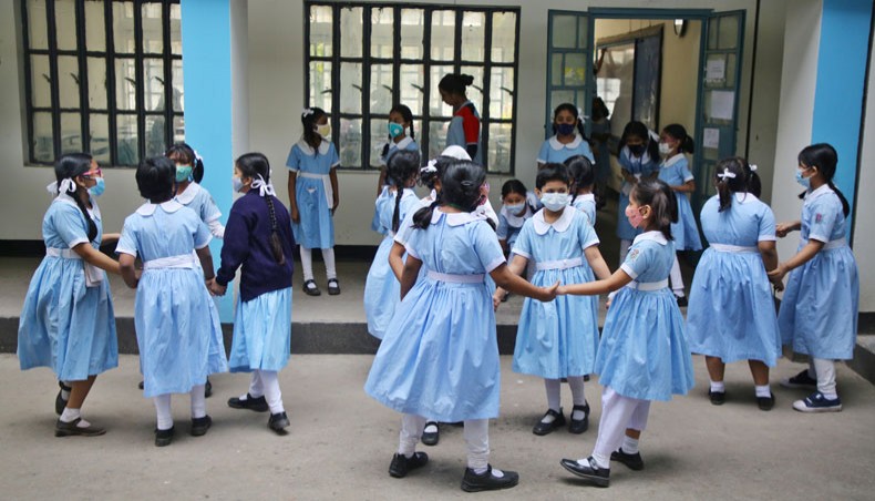 New Age | Pry schools to begin class at 10:00am