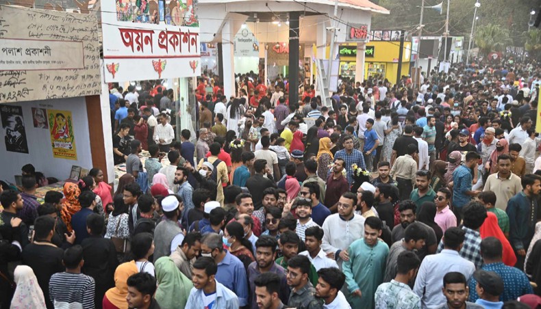 New Age | Visitors swarm to Amar Ekushey Book Fair